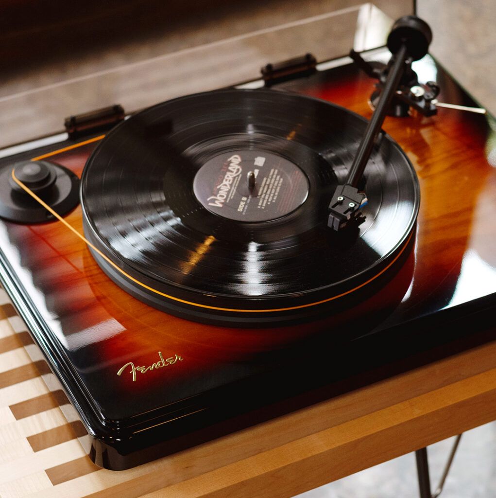 MoFi Electronics Fender PrecisionDeck Turntable with MasterTracker ...