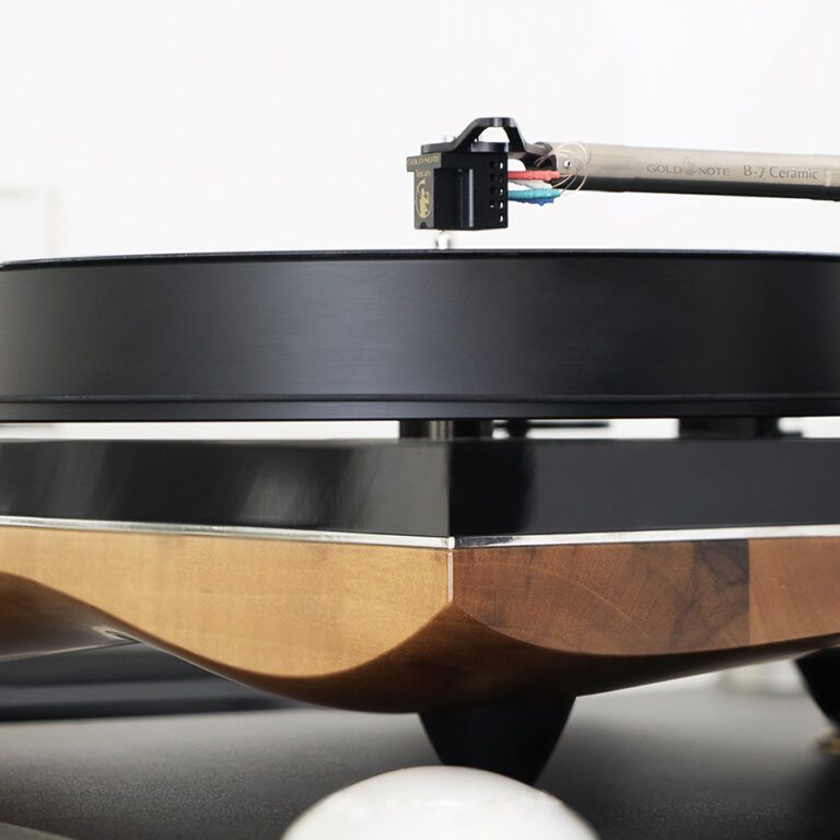 Gold Note Mediterraneo Turntable - Walnut - Raw Music Store